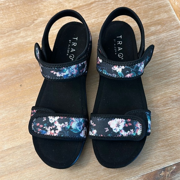 Traq by Alegria | Shoes | Traq Sandals | Poshmark
